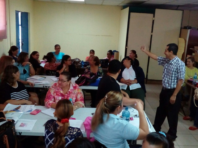 Fortalecen proceso de enseñanza en docentes del IPHE y Meduca