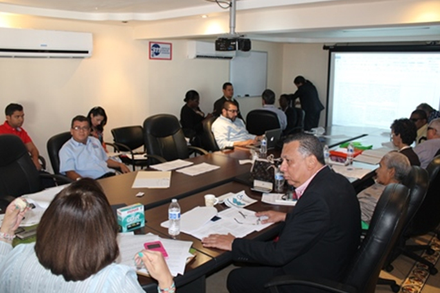 Continúan reuniones para discutir modificación de la Ley 42