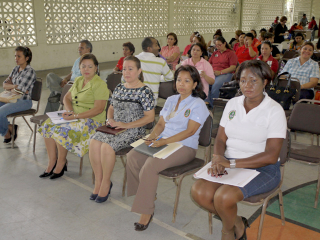 Educadores Especiales del IPHE se reúnen con autoridades
