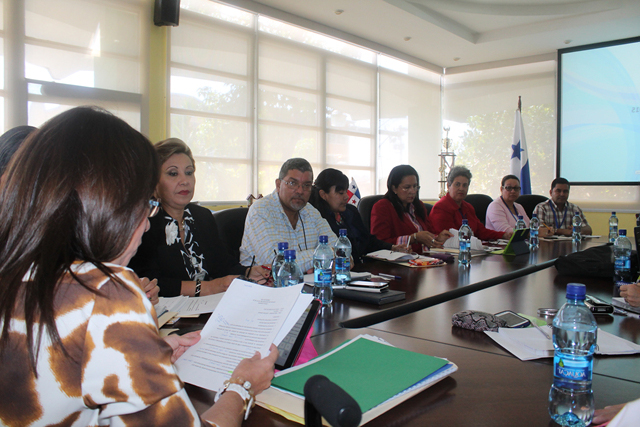 Autoridades y ASEEIPHE planifican agenda para el 2015