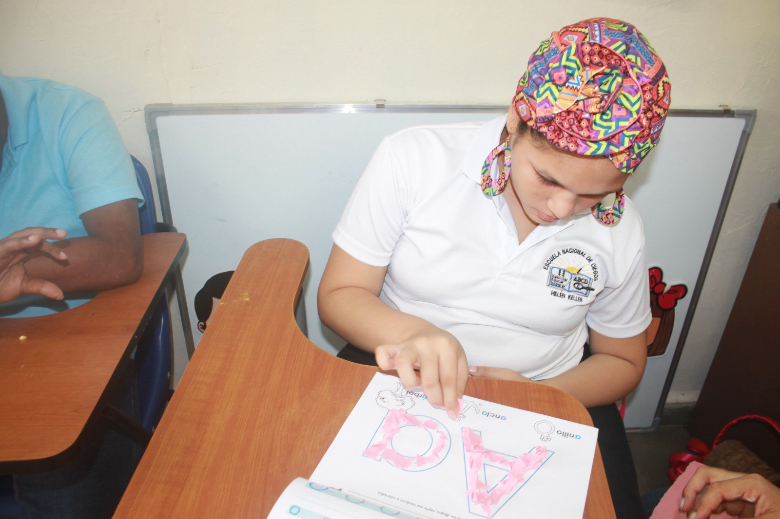 Fortalecen conocimientos del abecedario en la Escuela de Ciegos