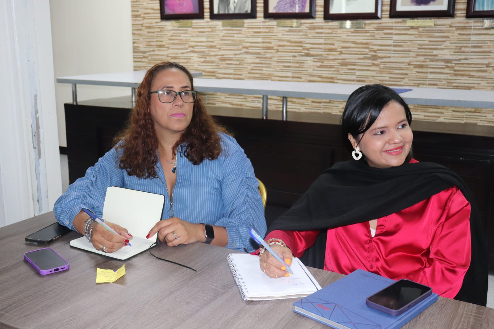 Equipo docente del IPHE recibe tips para la “Administración del Tiempo”