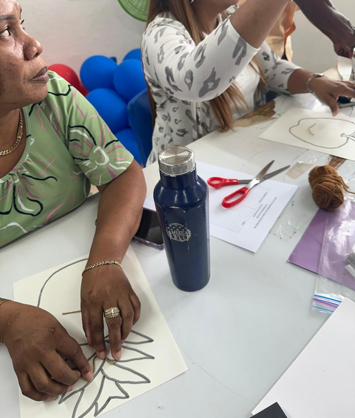 Docentes y padres aprenden a confeccionar materiales inclusivos para ...